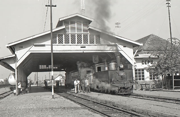 Power Parade Gold - C12 Tank Locomotive